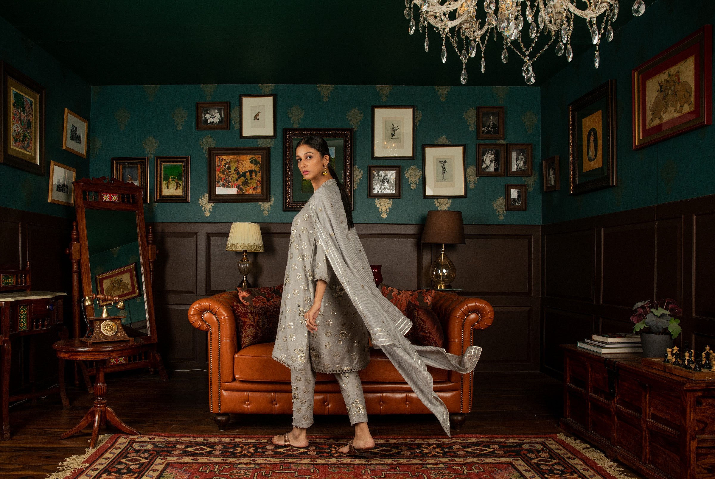 TARA GREY STRAIGHT SET